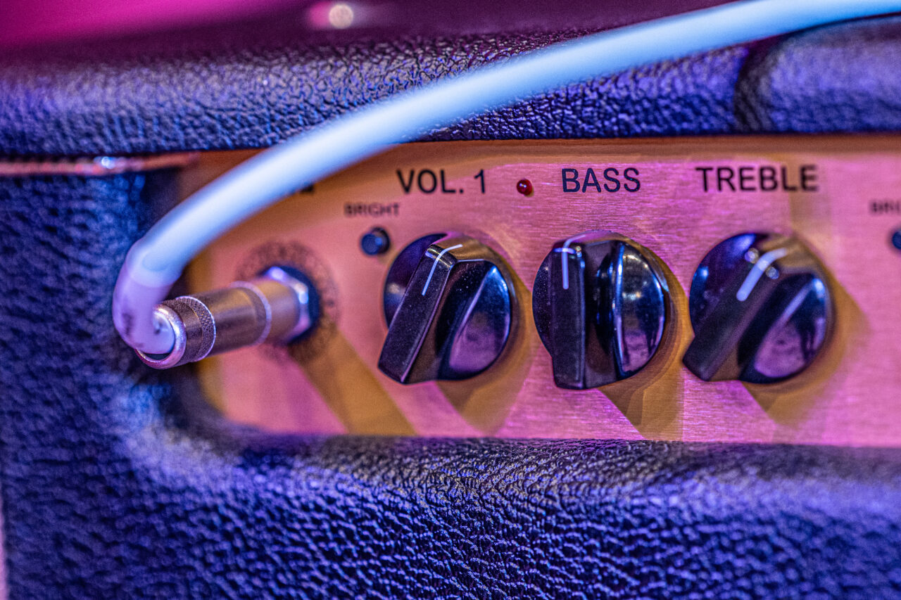 The Ultimate Guide to Choosing Lightweight Bass Amps for Gigging ...